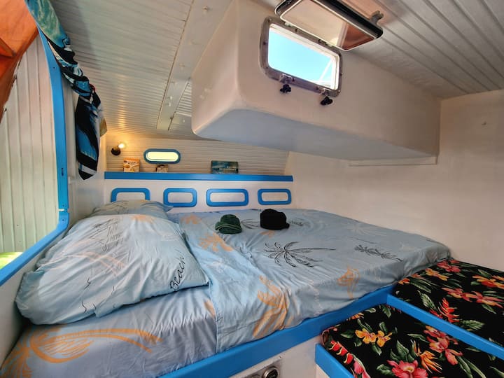 Nuit Insolite Sur Voilier Avec Vue Mer - French Polynesia