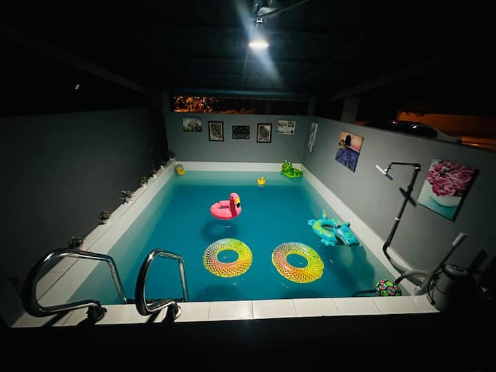 Tasek Gelugor: House With Shaded Swimming Pool - Kepala Batas