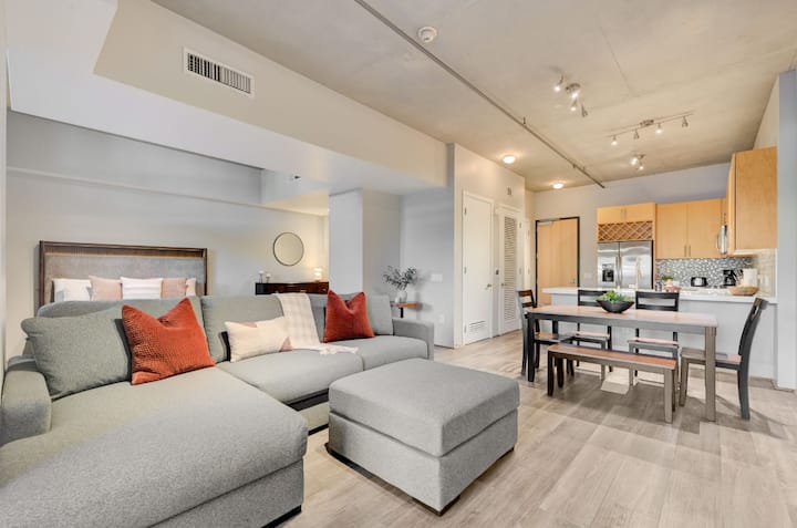 Stylish Dt Vegas Studio Stay - Las Vegas