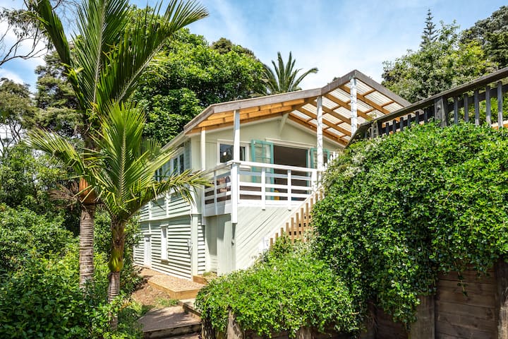 Bach 22 At Palm Beach - Waiheke Island