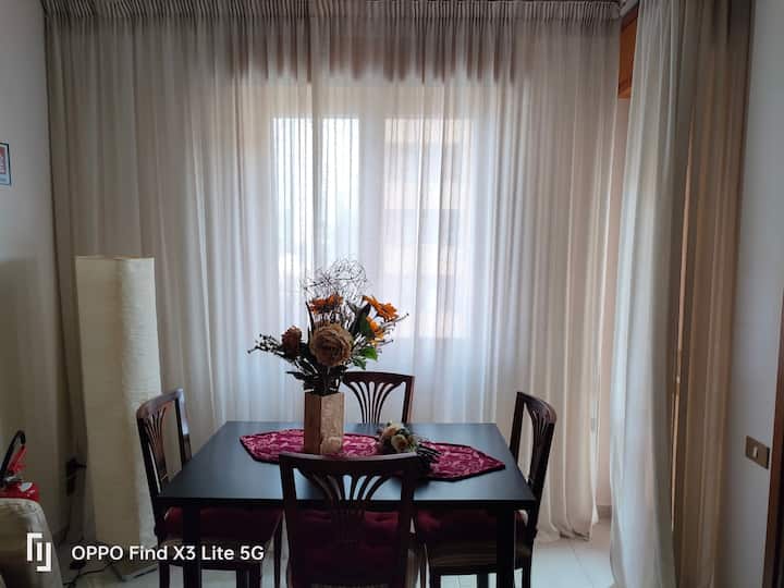 Elizabeth-parcheggio Gratuito- Ospedale-aeroporto - Pise