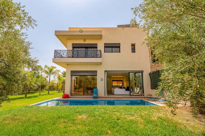 Golf Resort 4br Villa • Heated Pool • Free Pickup - Marrakesh