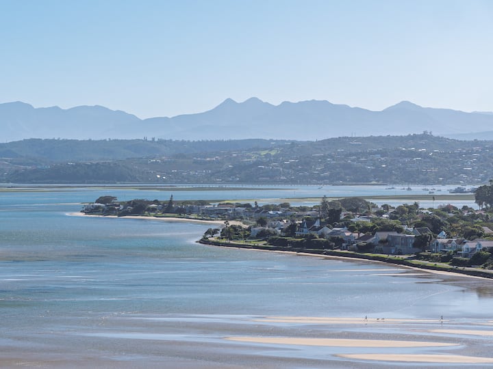 Knysna Iconic Heads House - Knysna