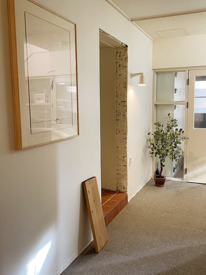 인천 가성비 1인룸 | 문학경기장 | 전용욕실 | 다이소 | 무료짐보관 | 호텔침구 - Incheon