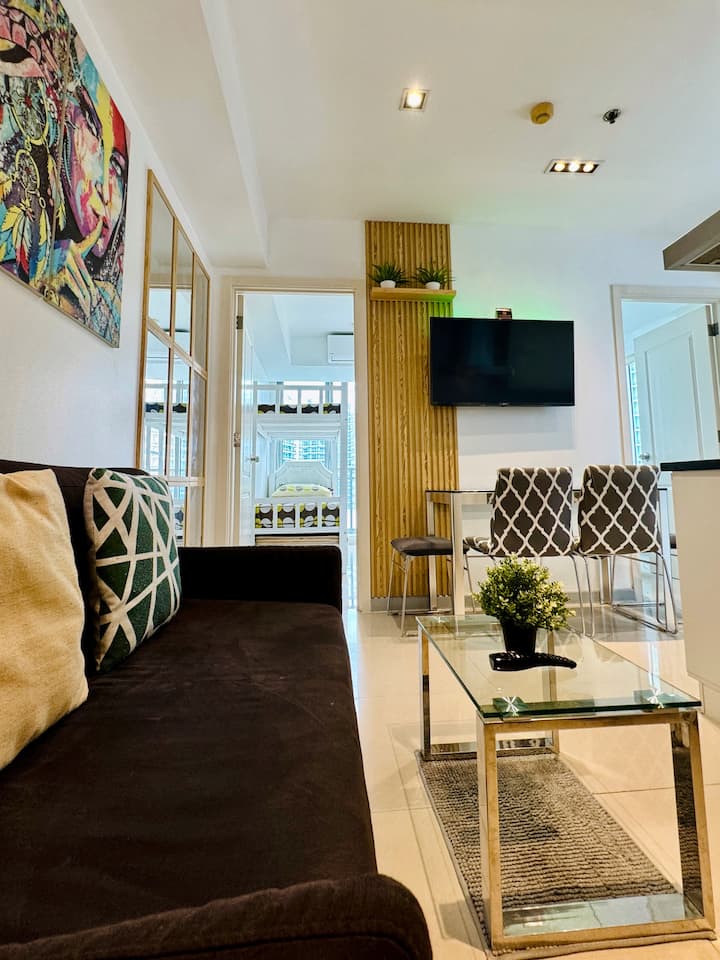 2-bedroom Unit (Beach View) In Azure Urban Resort - Parañaque