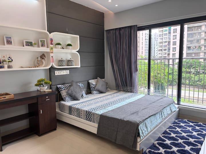 Spacious Room In A Family Home - Surat
