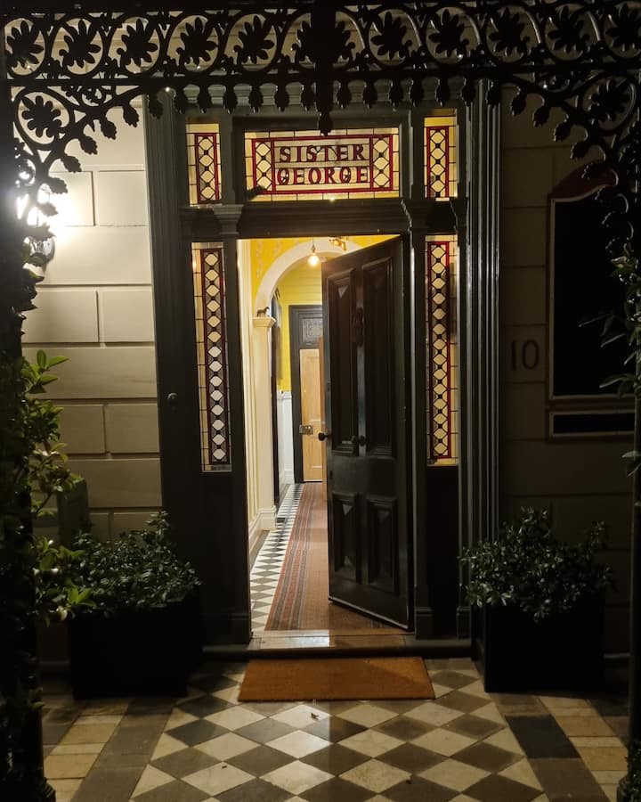 Sister George Heritage Lodge - Daylesford