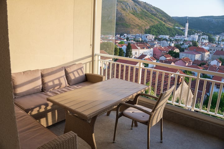Stunning View, Walk 2 Old Bridge, Private Parking - Mostar