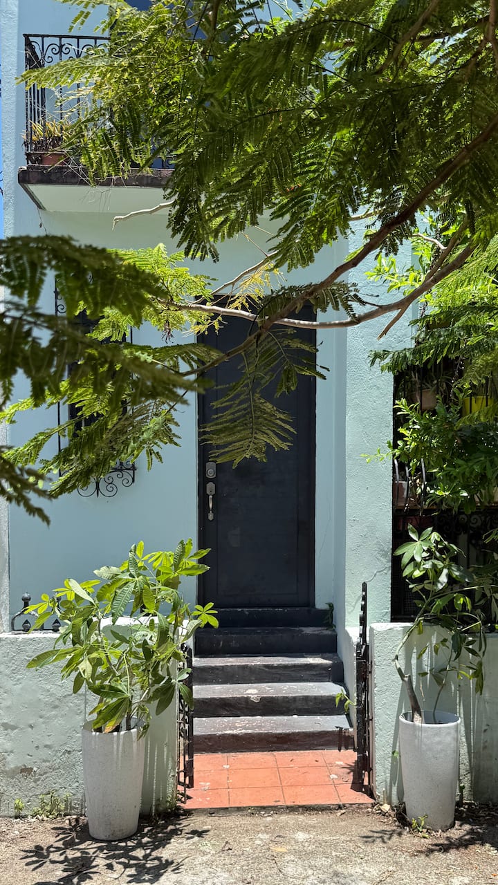 Spanish Palazzo 5 Bed 4 Bedroom Townhouse - San Juan