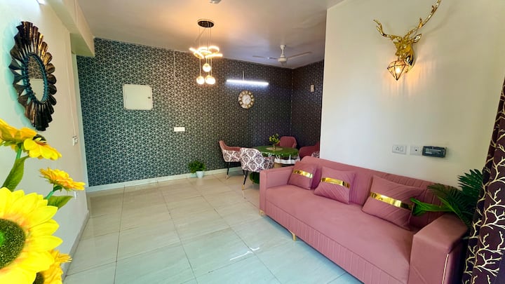 The Midnight Bloom | 1  Private Room In A 2bhk - Faridabad