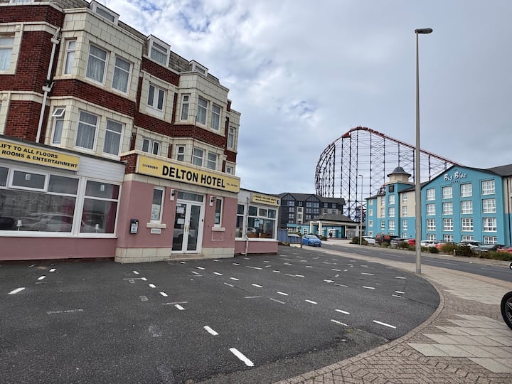 Hotel Near All Main Attractions -5 Rooms - 블랙풀