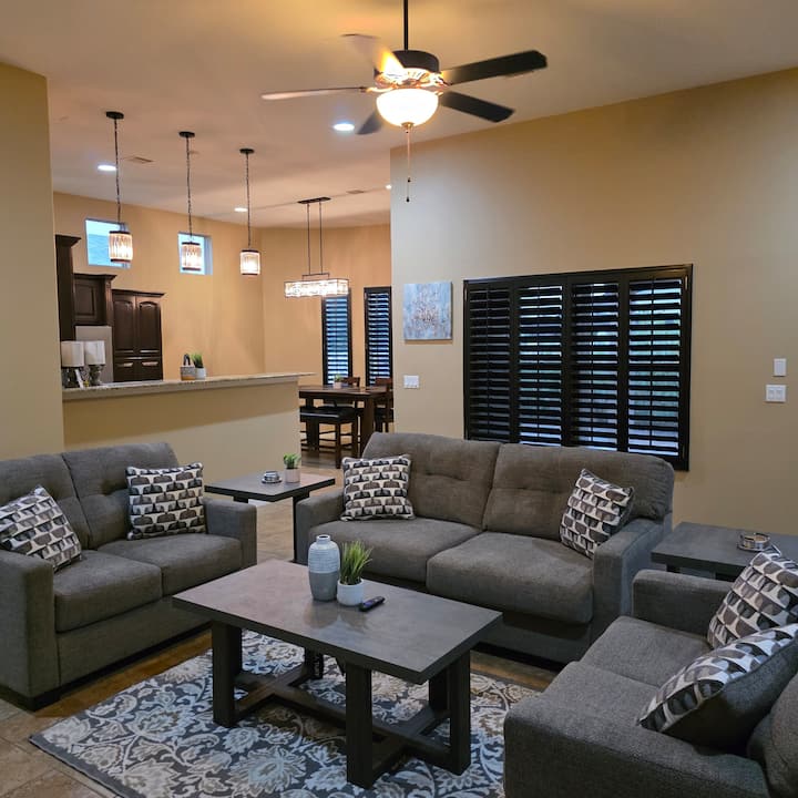 Beautiful Home For Large Family! - Santa Teresa, NM