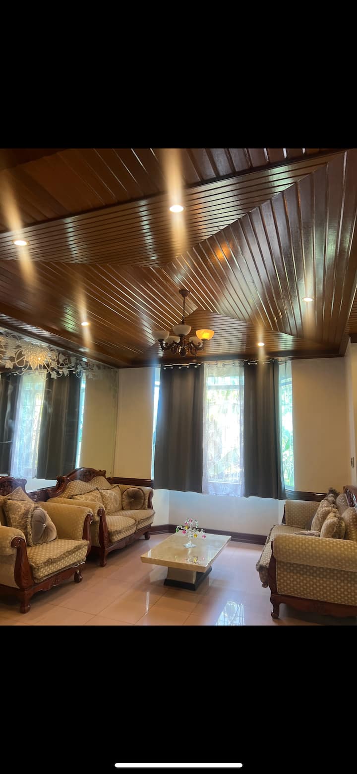 Mansion-like W/ Pool In City - Antequera (Philippines)
