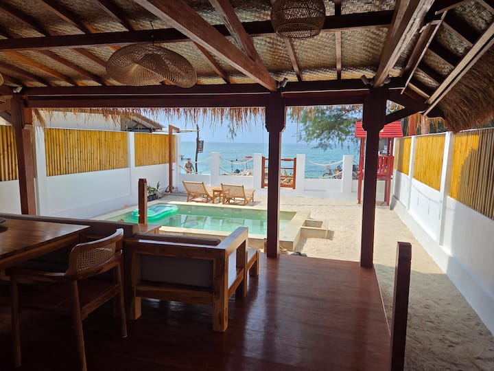 Private Beachfront 2 Br Villa Incl Breakfast - Gili Islands