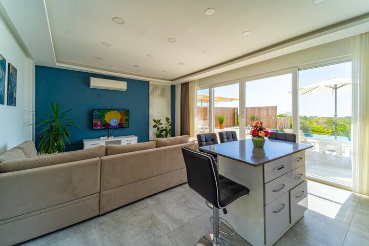 Doğa Manzaralı 4 Kişilik Jakuzili Villa 07-10135 - Kalkan
