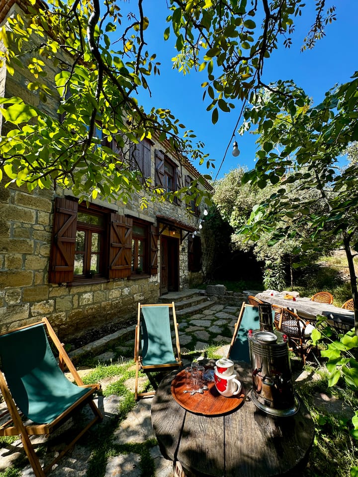 Kazdağları'nda Otantik Taş Konak - Küçukkuyu