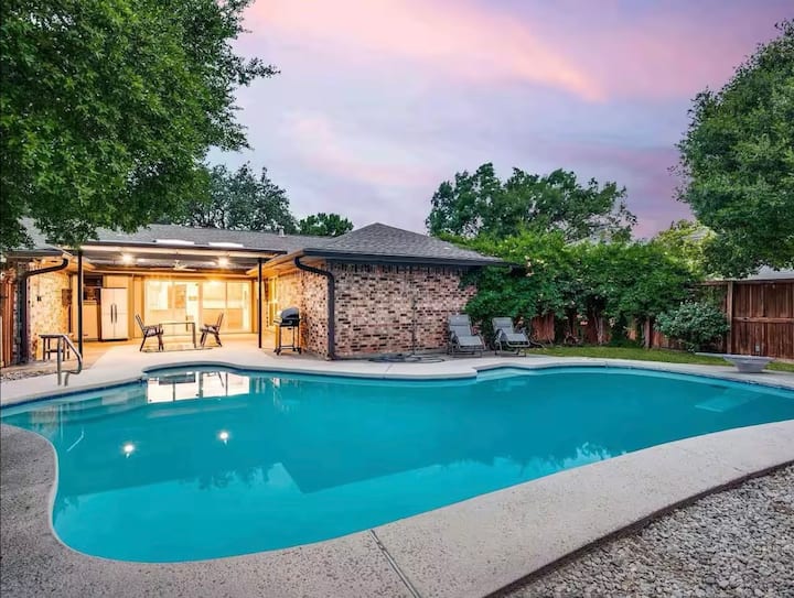 D-fw Retreat | Game Room, Pool, Mins To Cowboys Hq - Allen, TX