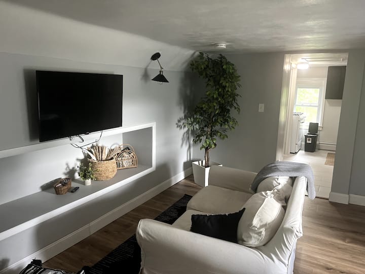 Cozy Boho 1-br Getaway • Upstairs Apartment - Green Lakes State Park, Fayetteville