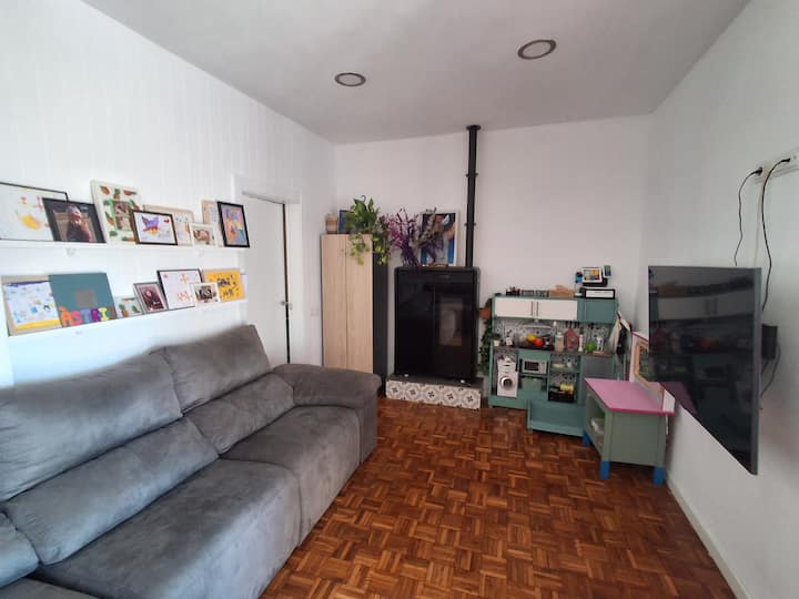 2 Habitaciones En Piso Compartido Para Familias - Badalona