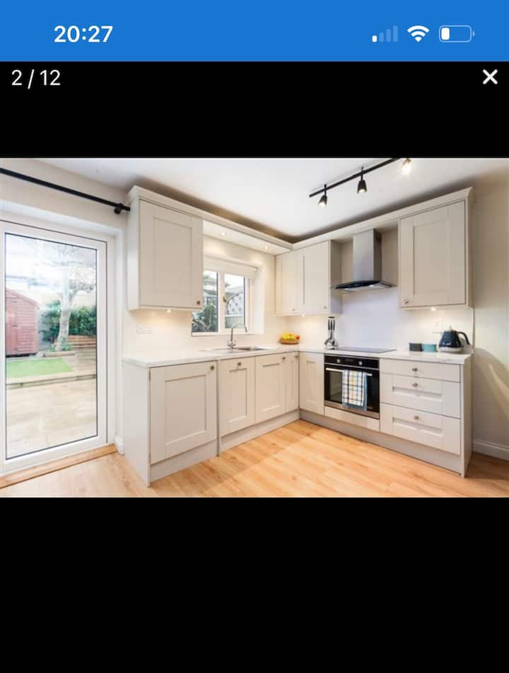 Stylish 3-bed Near Dublin City & Croke Park - Ashbourne