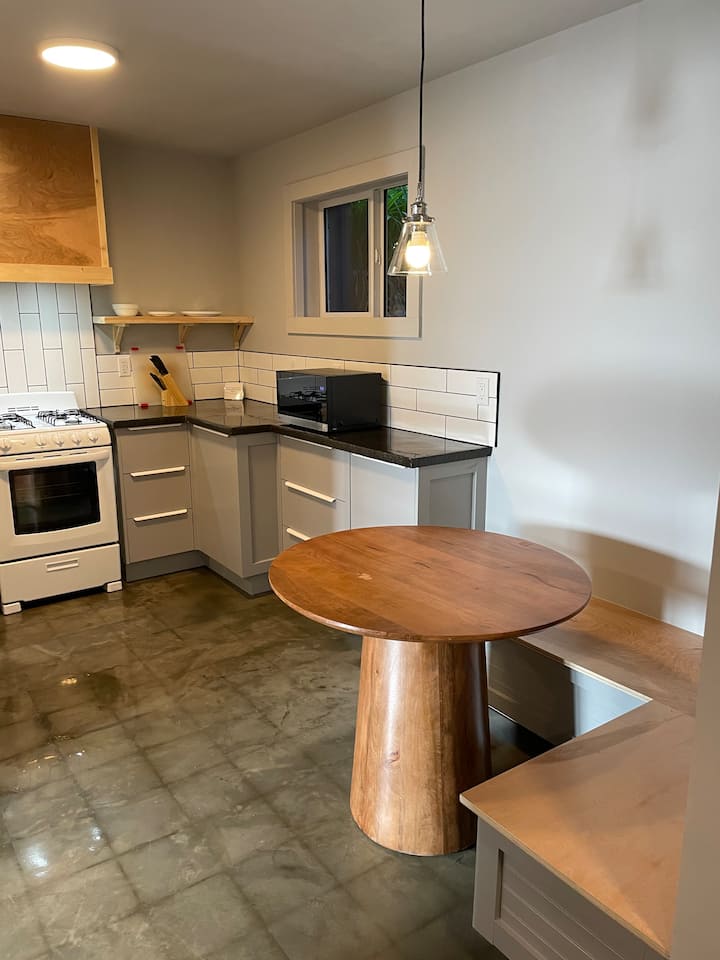 The Den - Pinewood Inn - Golden