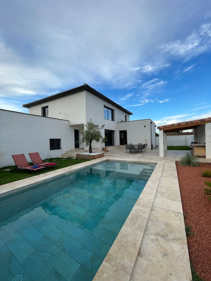 Maison 8 Personnes Avec Piscine - Lunel