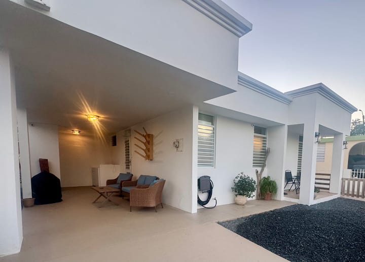 “Bob’s Beach Bungalow”
Surf & Tide Pools Nearby - Isabela