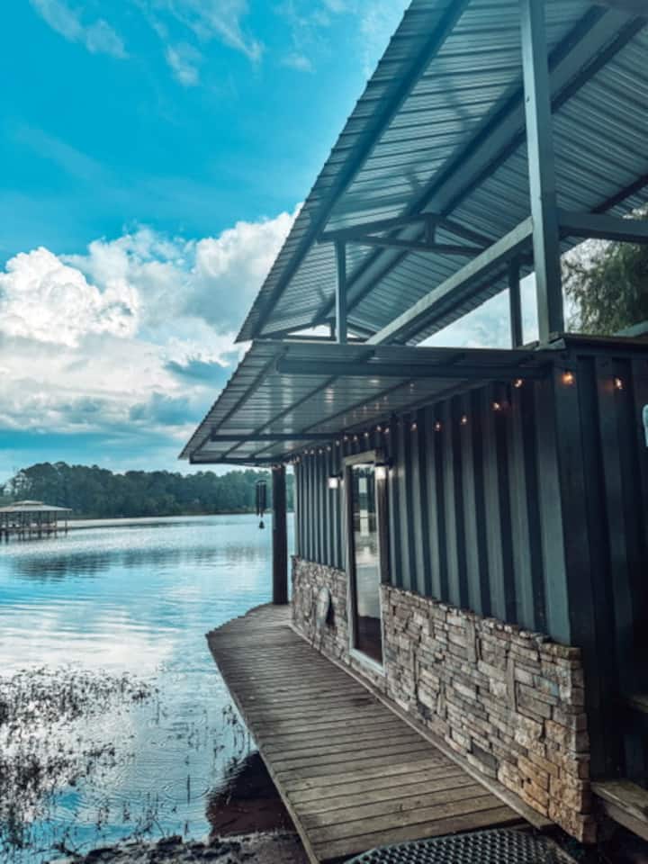 Larry's Lakeside Cabin - Louisiana