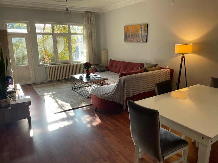 Anıtkabir,bahçelievler Civarı,sadece Bayanlar - Ankara