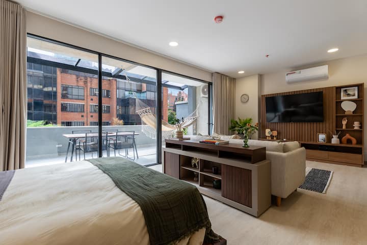 Stylish Apt W/ Terrace Vibes In Prime Location - Medellín