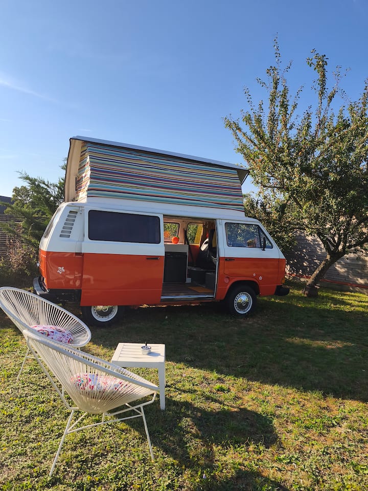 Une Chambre Dans Un Combi Vw - Beaugency