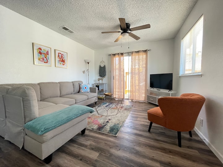 Lovely Home Central Coalinga - Coalinga, CA