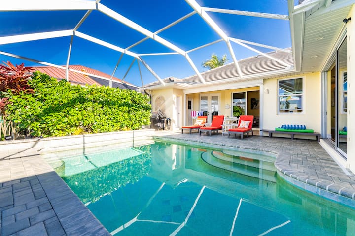 Sunsets On Grebe Waterfront Saltwater Heated Pool - Punta Gorda, FL