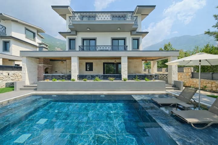 ÖLüdeniz'de ÖZel Havuzlu, Jakuzili Lüks Villa - Ovacık