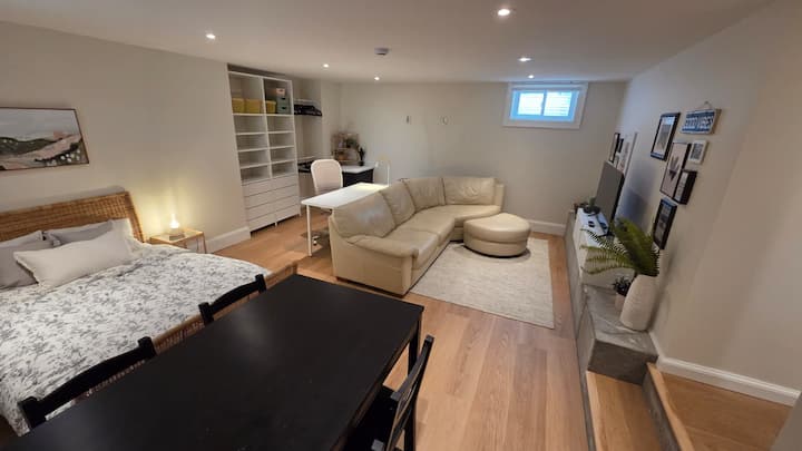 Belmont Village Basement Suite - St. Jacobs