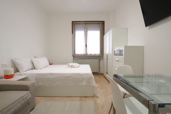 Apartment In City Center - Milan
