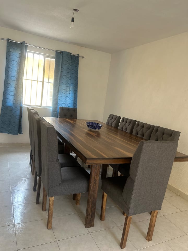 Residencia Espaciosa Para Familias Y Grupos - León