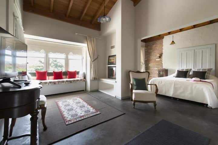 Alaçatı'da Tarih Ve Sanatın Adresi Köstem Otel - Alaçatı