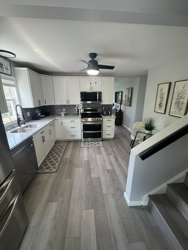 Modern & Cosy Home In Whippany - Morristown, NJ