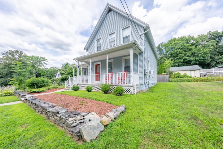 Entire 2-family 5br/2ba W/pool - Norwich, CT