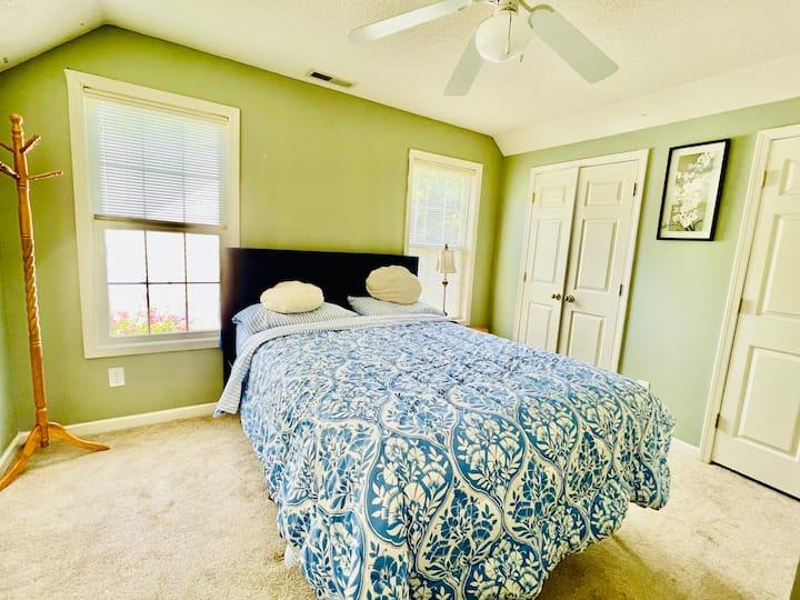 Cherry Blossom Room - Raleigh, NC