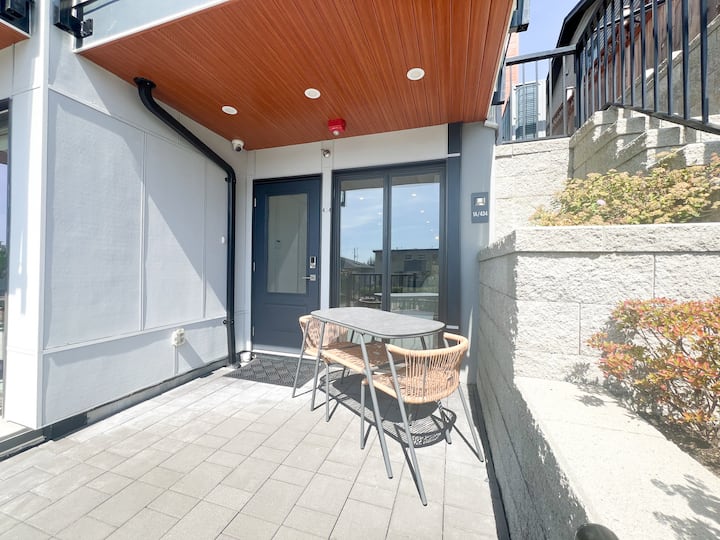 Modern 2br In Lower Lonsdale - Vancouver