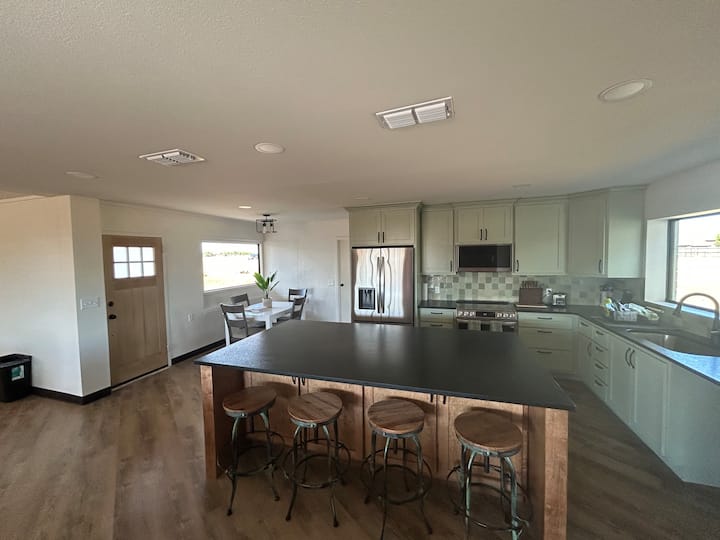 Remodeled House On Acreage Conveniently Located! - Abilene