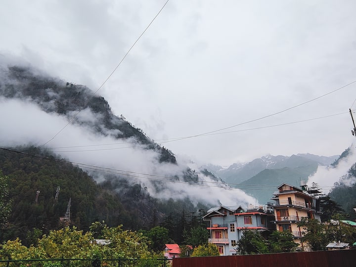 Solhaus Hostel - Kasol
