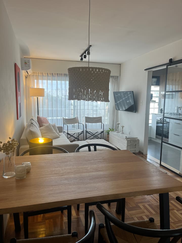 Luminoso Y Acogedor Apartamento En Pocitos - Montevideo