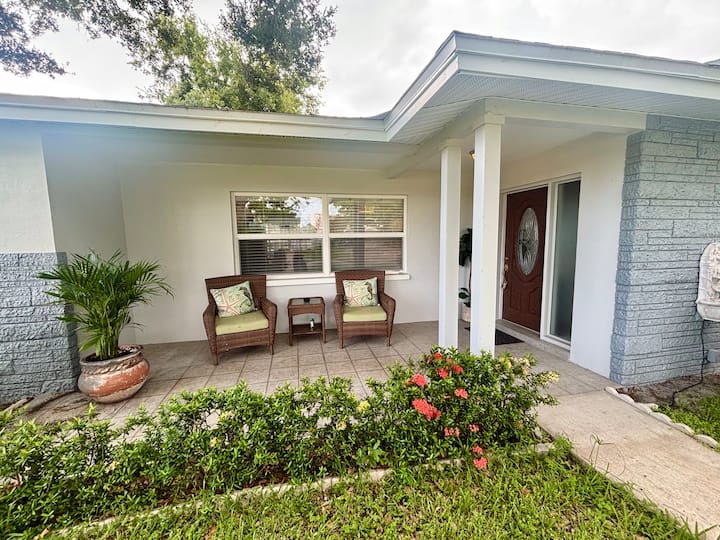 Cozy And Spacious 3br/2ba Near Indian Rocks Beach. - Indian Shores, FL