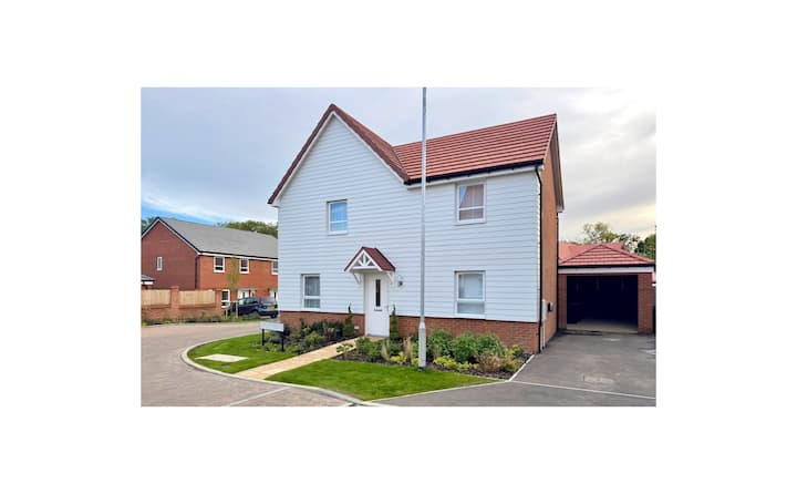 Detached 4br House - Garden, Garage & Parking - Herne Bay