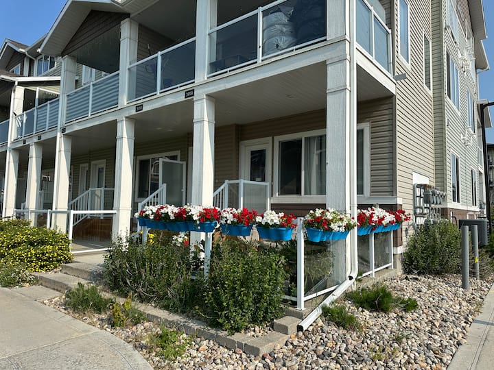 Guest Suite In Regina East-greens - Regina