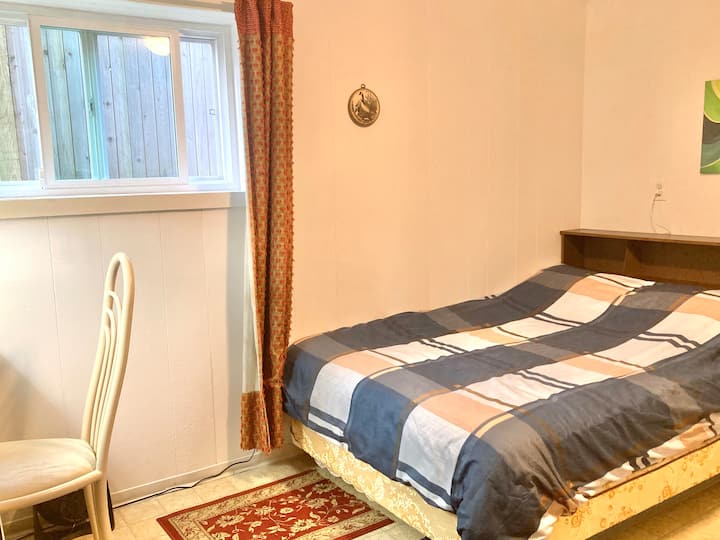 Studio Suite W/ Private Living Room - Vancouver