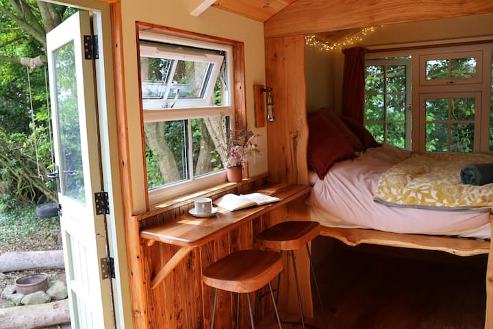 Shepherds Hut Retreat - Cardigan